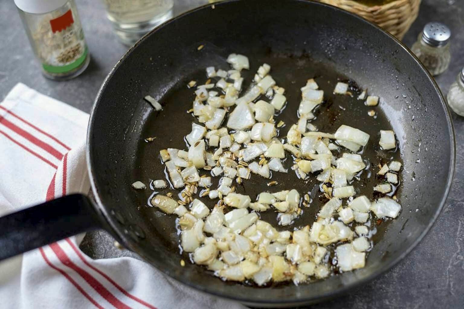 5 Steps to Making a Red Wine Reduction Sauce: Master the Art in Minutes ...